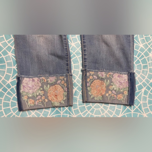 Westport | Jeans | Today23westport Signature Fit Crop Denim Wfloral ...